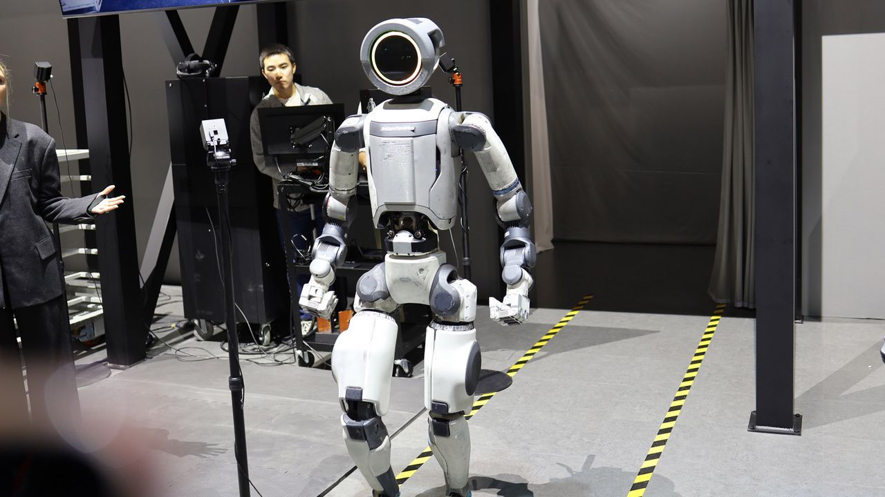 Microsoft unveils first robotics model targeted at…