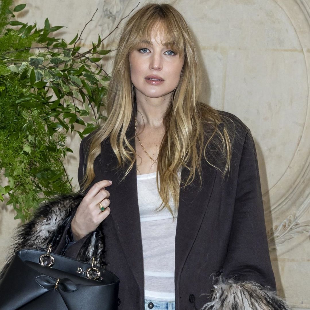 Jennifer Lawrence Defies Paris Haute Couture Week…