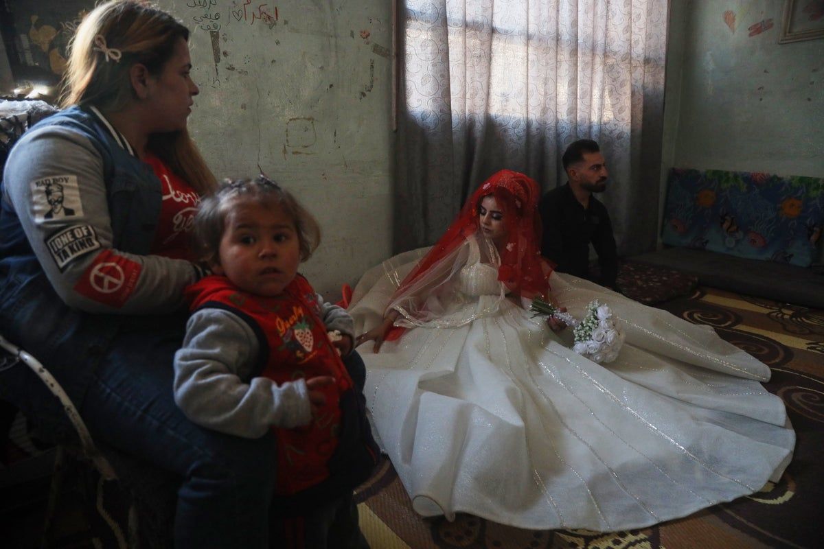 A ceasefire holds in Syria but civilians live with…