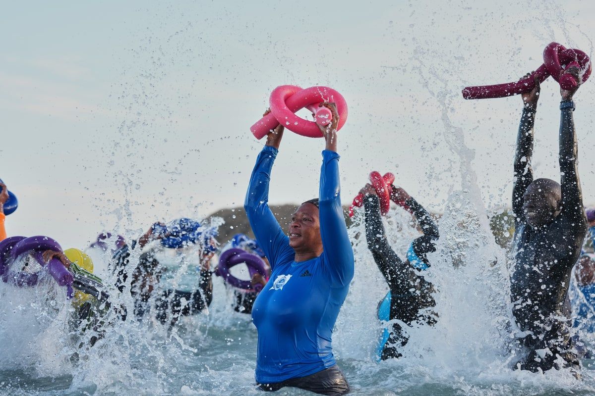 Photos show aquagym classes in Senegal helping people…