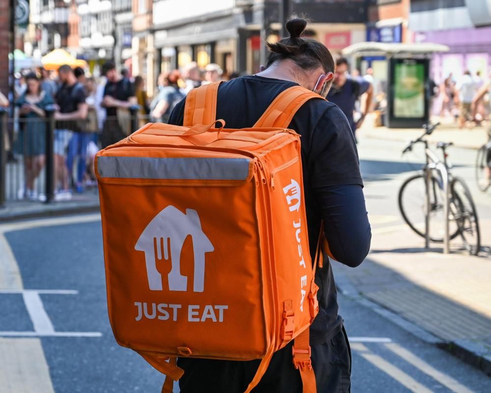 Can’t decide on a food delivery? Just Eat launches AI…