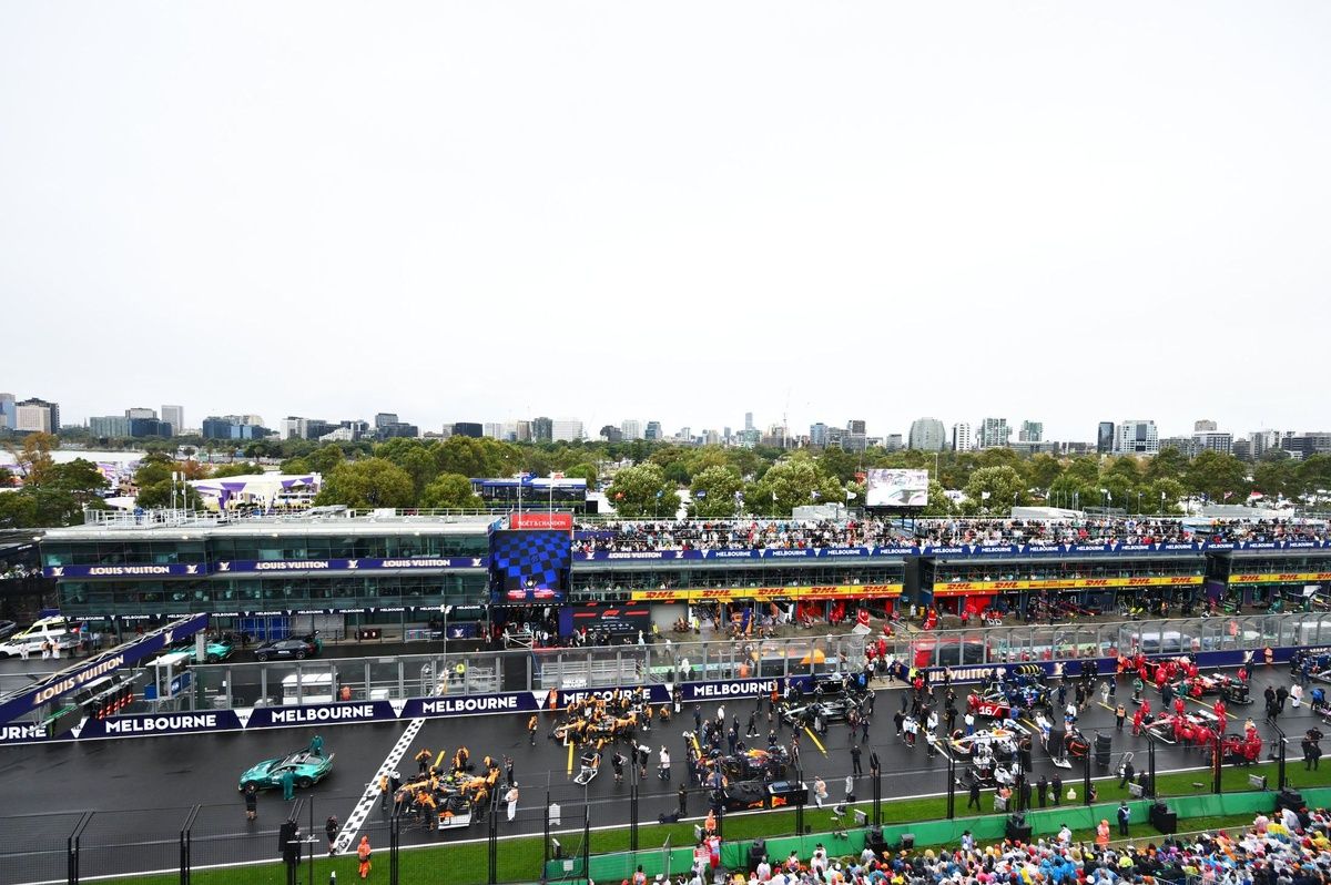 F1 announces new partnership with Standard Chartered…