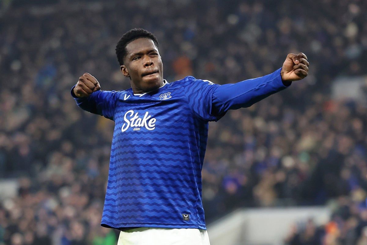 Thierno Barry responds to Everton critics after…