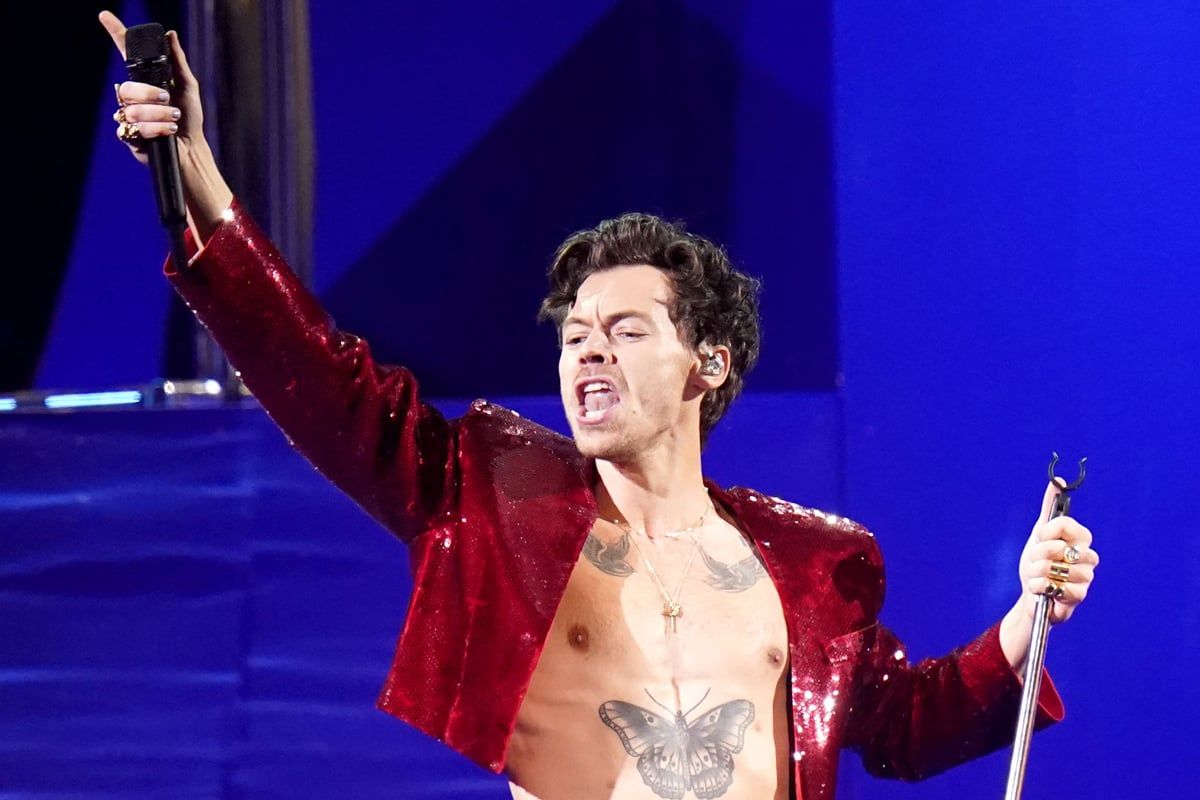 Harry Styles breaks Wembley record for most shows by…