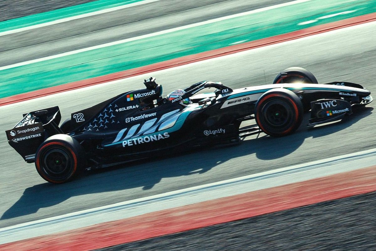 Mercedes impresses in Barcelona F1 shakedown with…