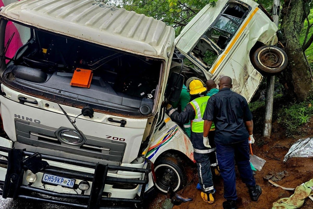11 dead in South Africa minibus and truck collision…
