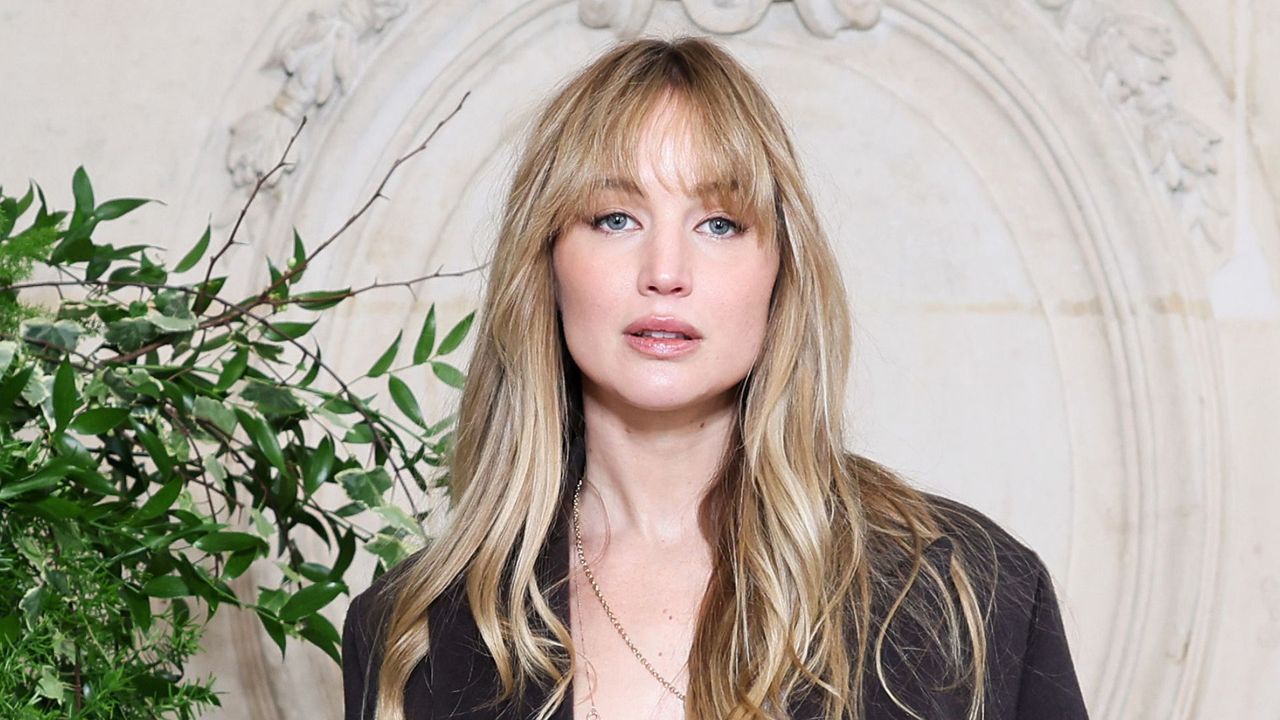 Jennifer Lawrence proves why this simple jeans outfit…