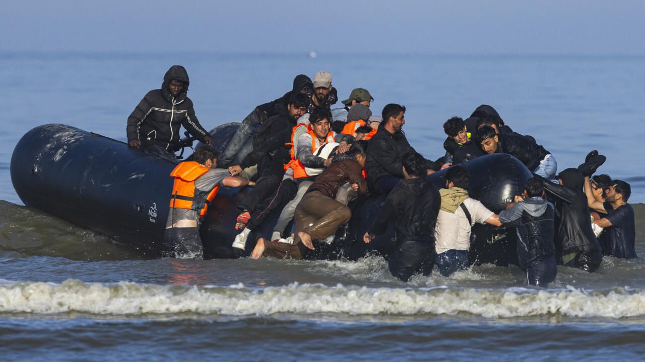 French authorities rescue over 6,000 migrants crossing…
