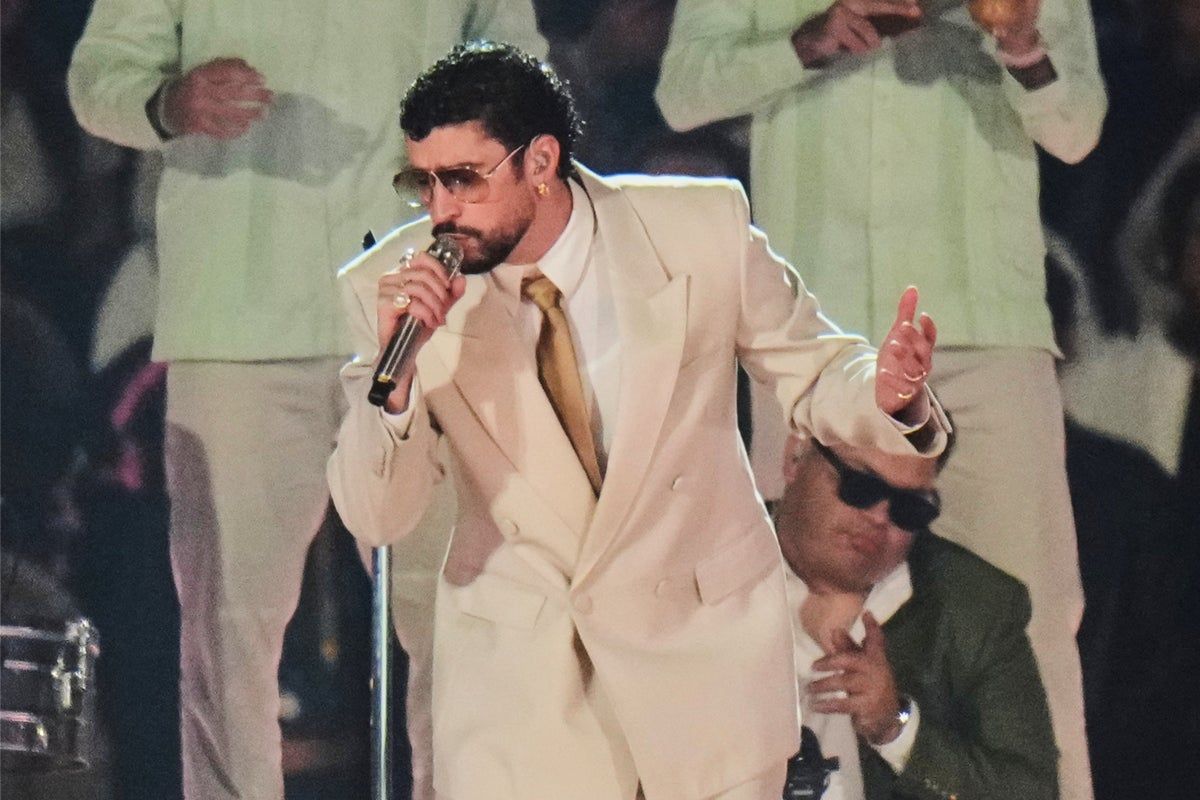 Fans race to learn Spanish before Bad Bunny's Super…