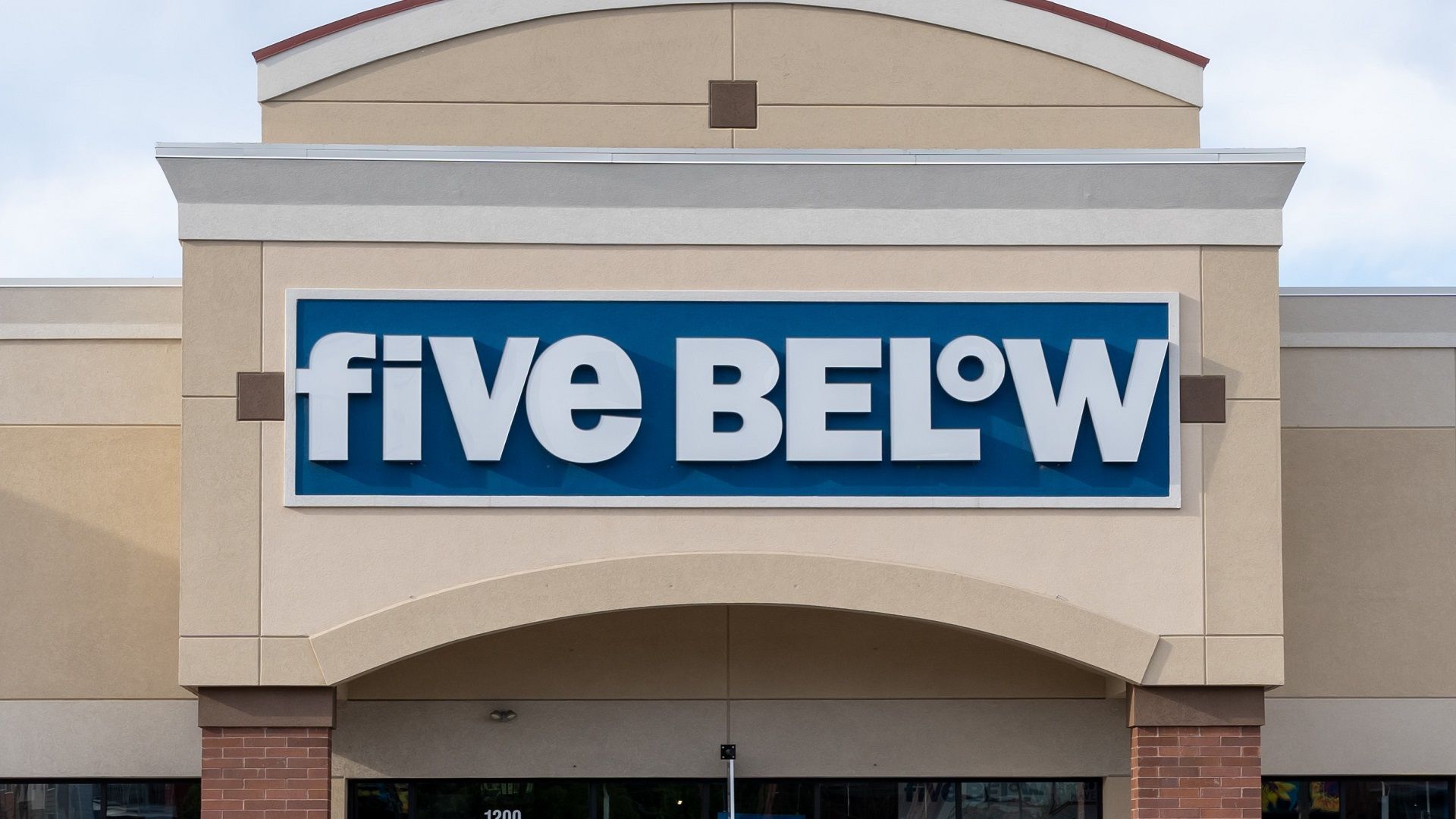 9 Best Five Below Valentine’s Day Items To Buy for…