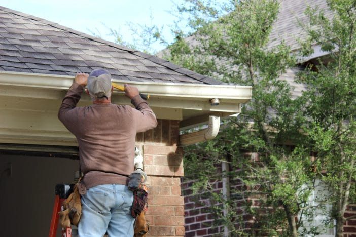 5 Signs Your Gutters Are About to Rip Away From the…