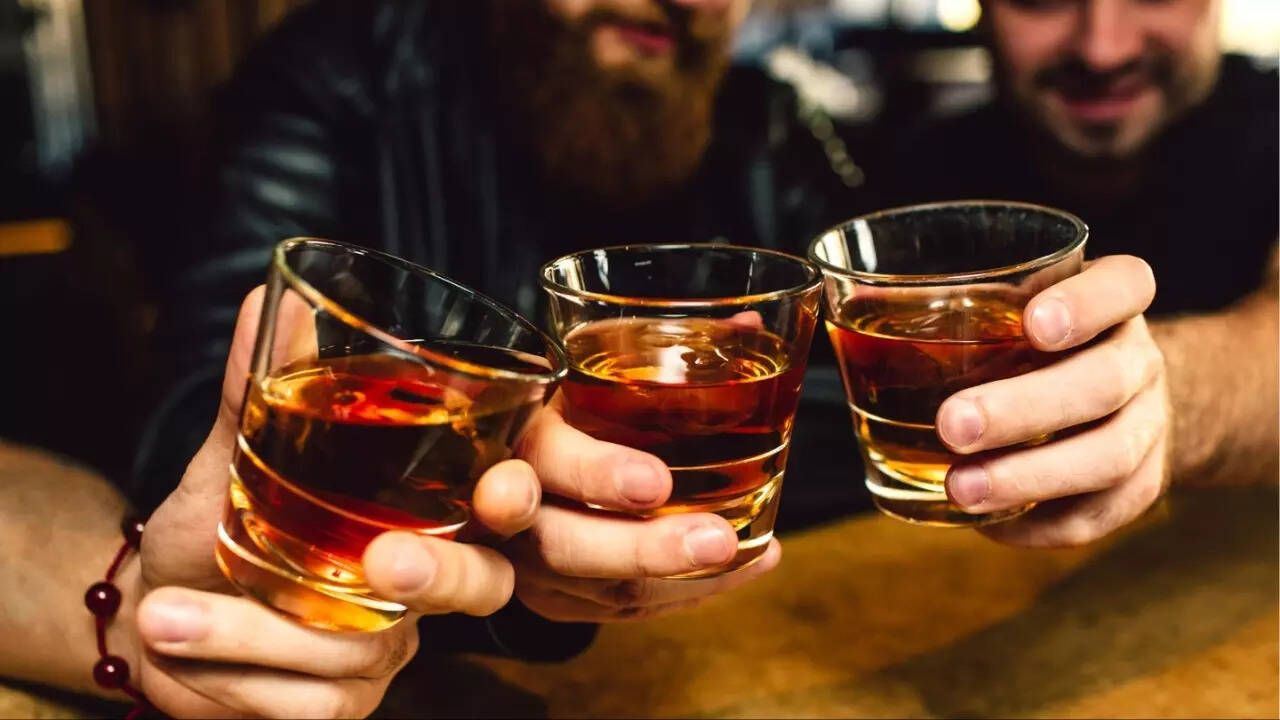 Saudi Arabia permits alcohol sale for wealthy expats?…