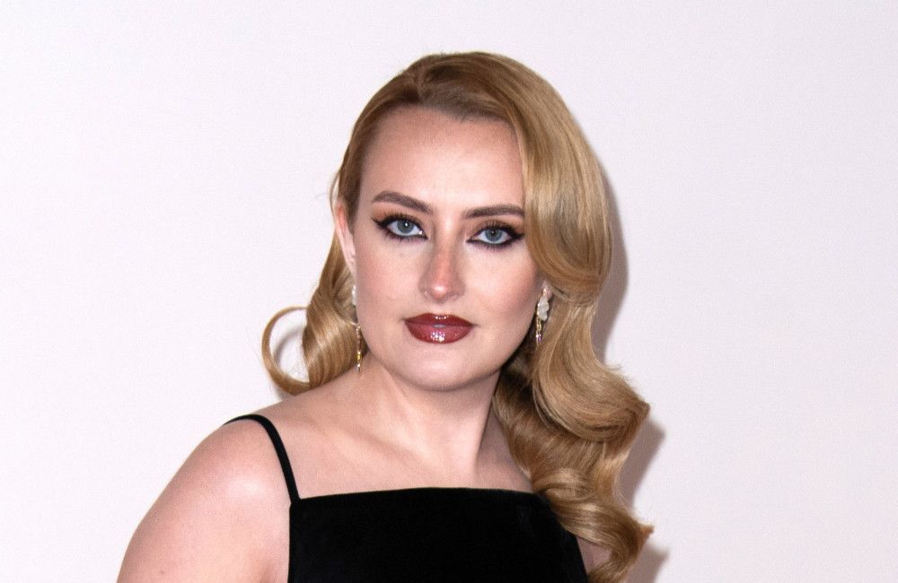 Chicken Shop Date host Amelia Dimoldenberg lands rom…