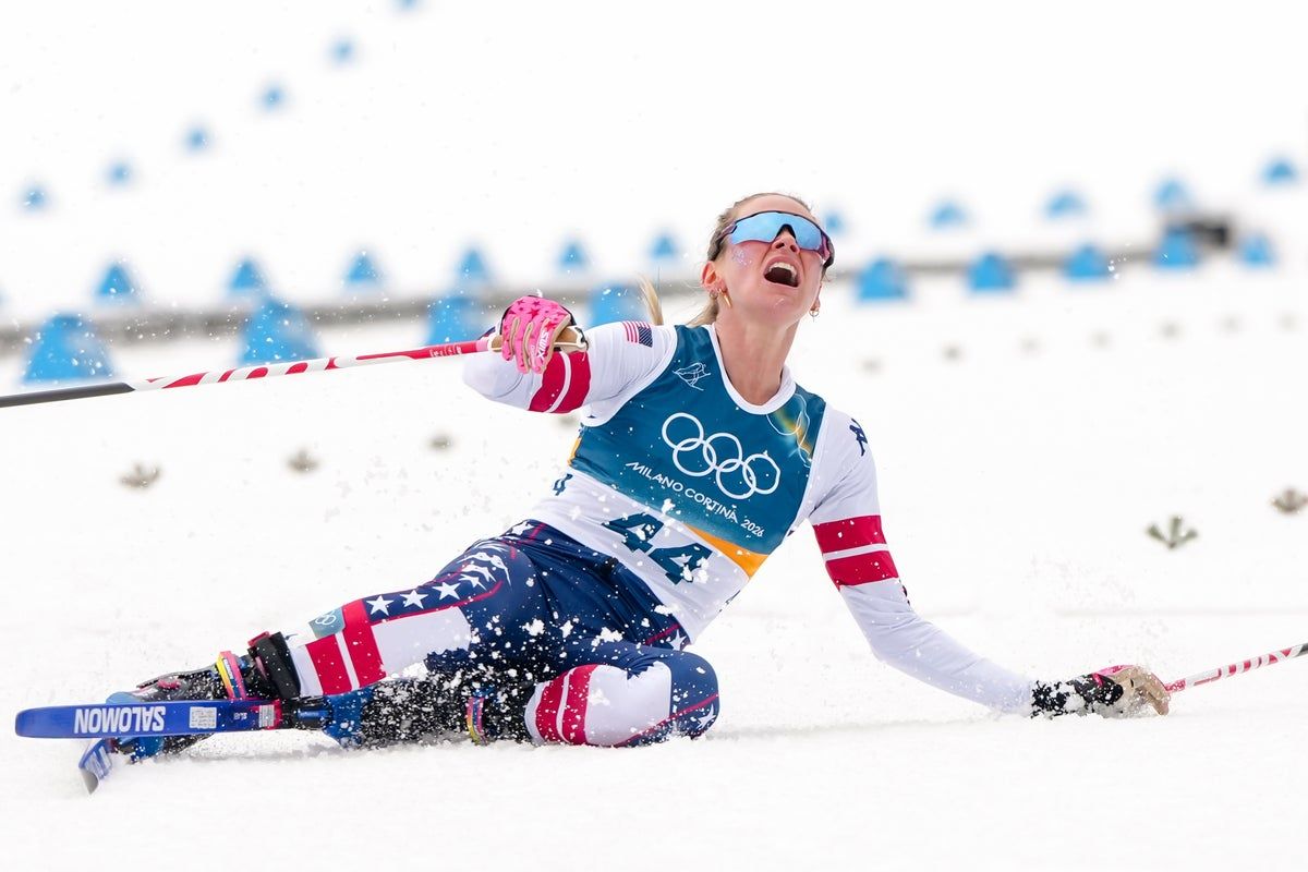 Jessie Diggins collapses at finish line after battling…