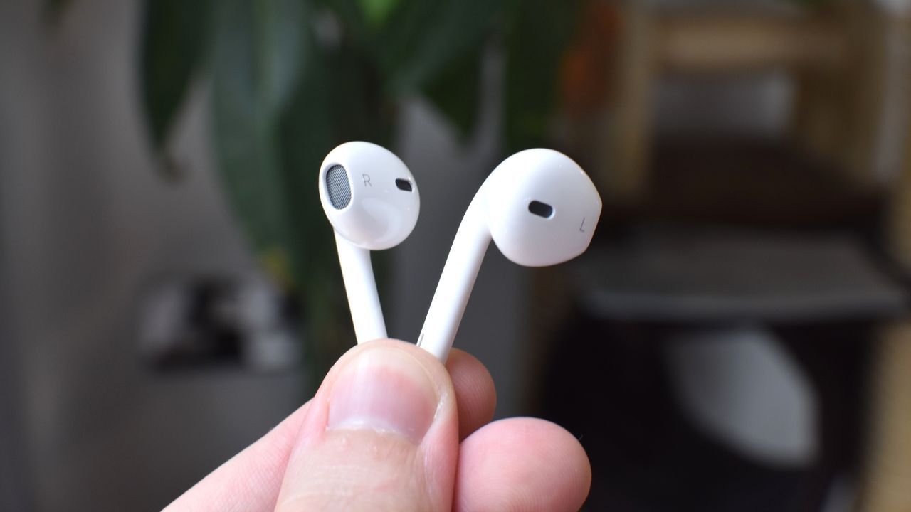 Don't buy AirPods, buy EarPods — here's 5 reasons why