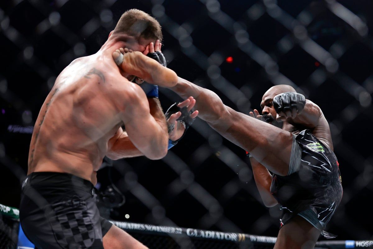 UFC legend teases comeback on White House card