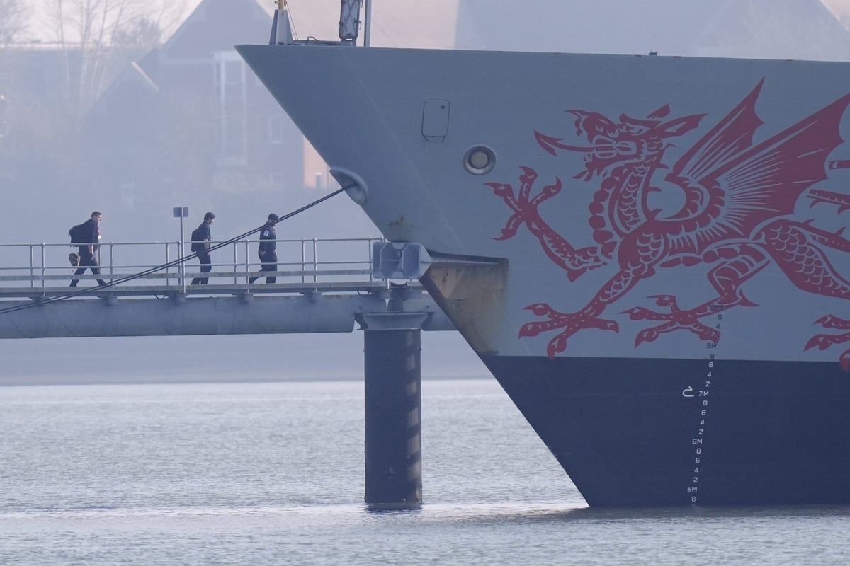 HMS Dragon may not sail to protect Cyprus until next…