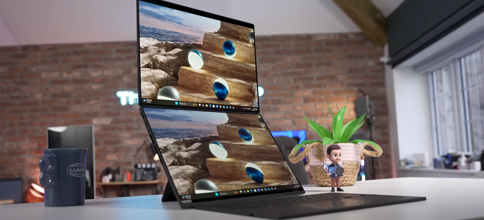 ASUS Zenbook Duo 2026 Review: Specs, Dual-Screen…