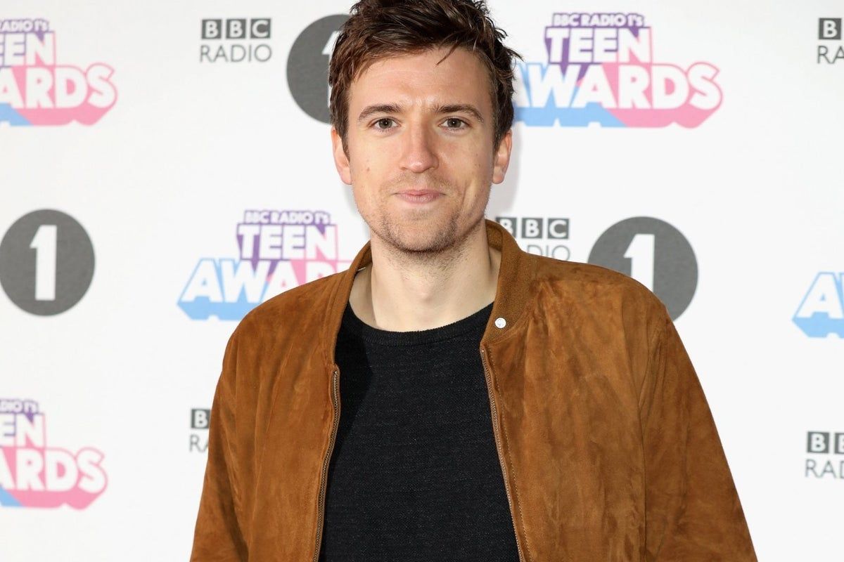 Greg James issues update on father’s health after…