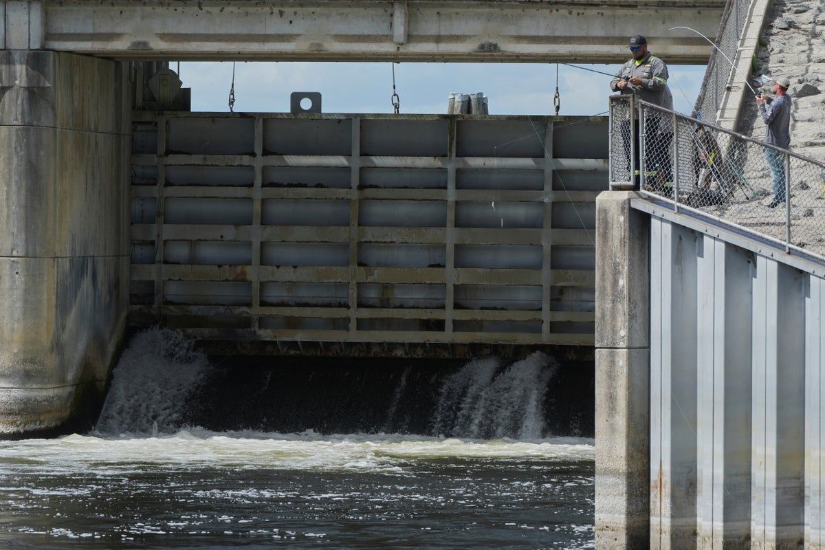 Locals divided on dam’s future decades after Florida…
