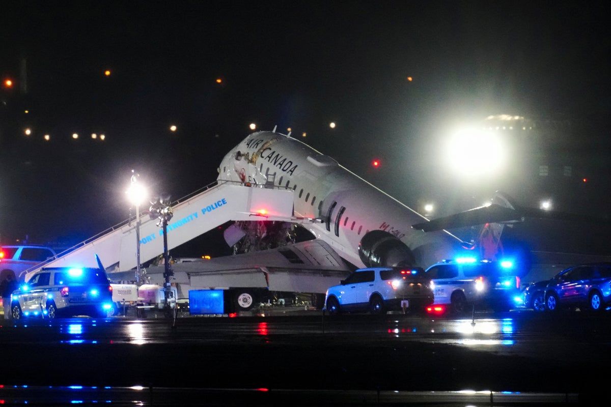 LaGuardia plane crash latest: Air traffic control…
