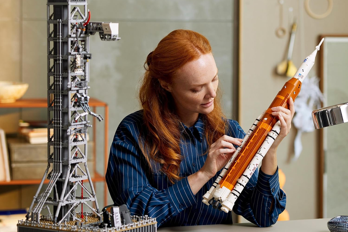 Lego’s NASA rocket ship set celebrates the Artemis II…