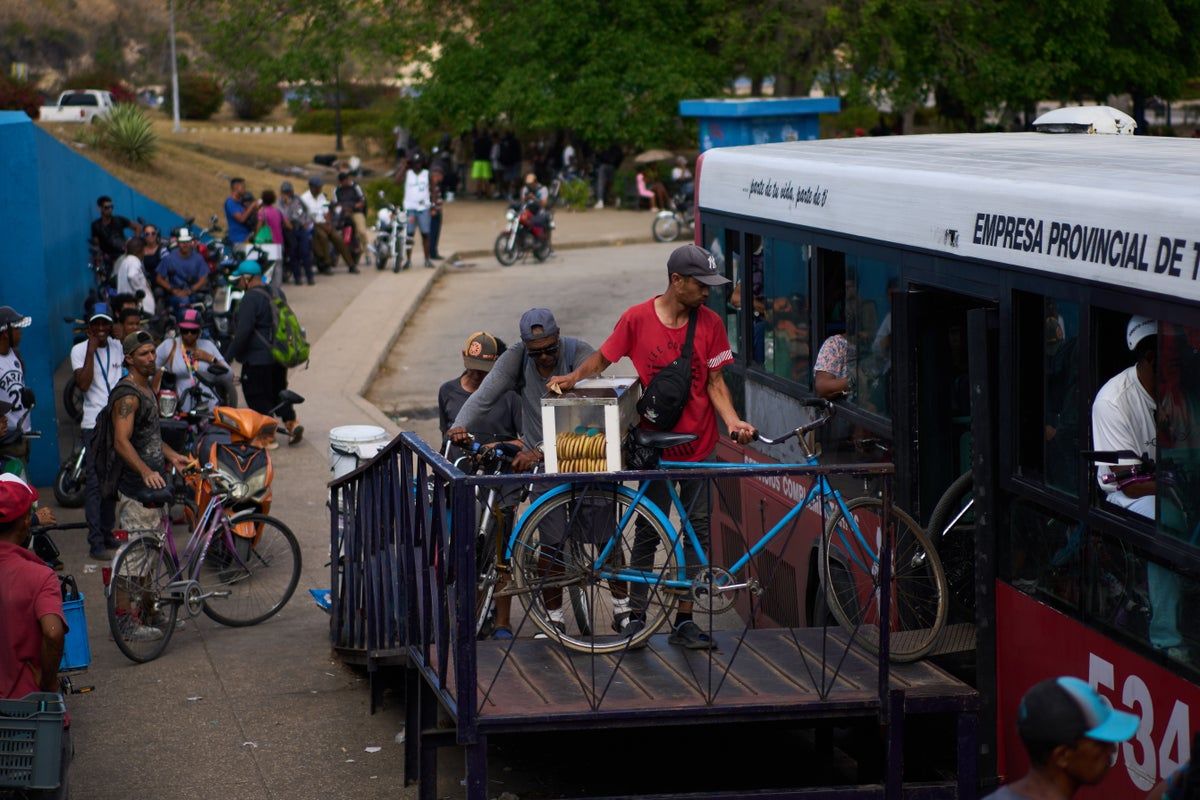 An underwater bus in Havana becomes the ride that…