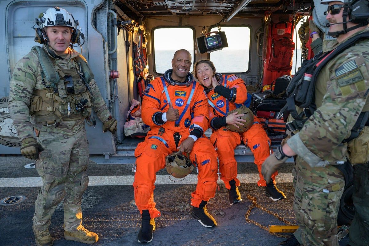 Heartwarming Nasa video shows US Navy celebrating with…