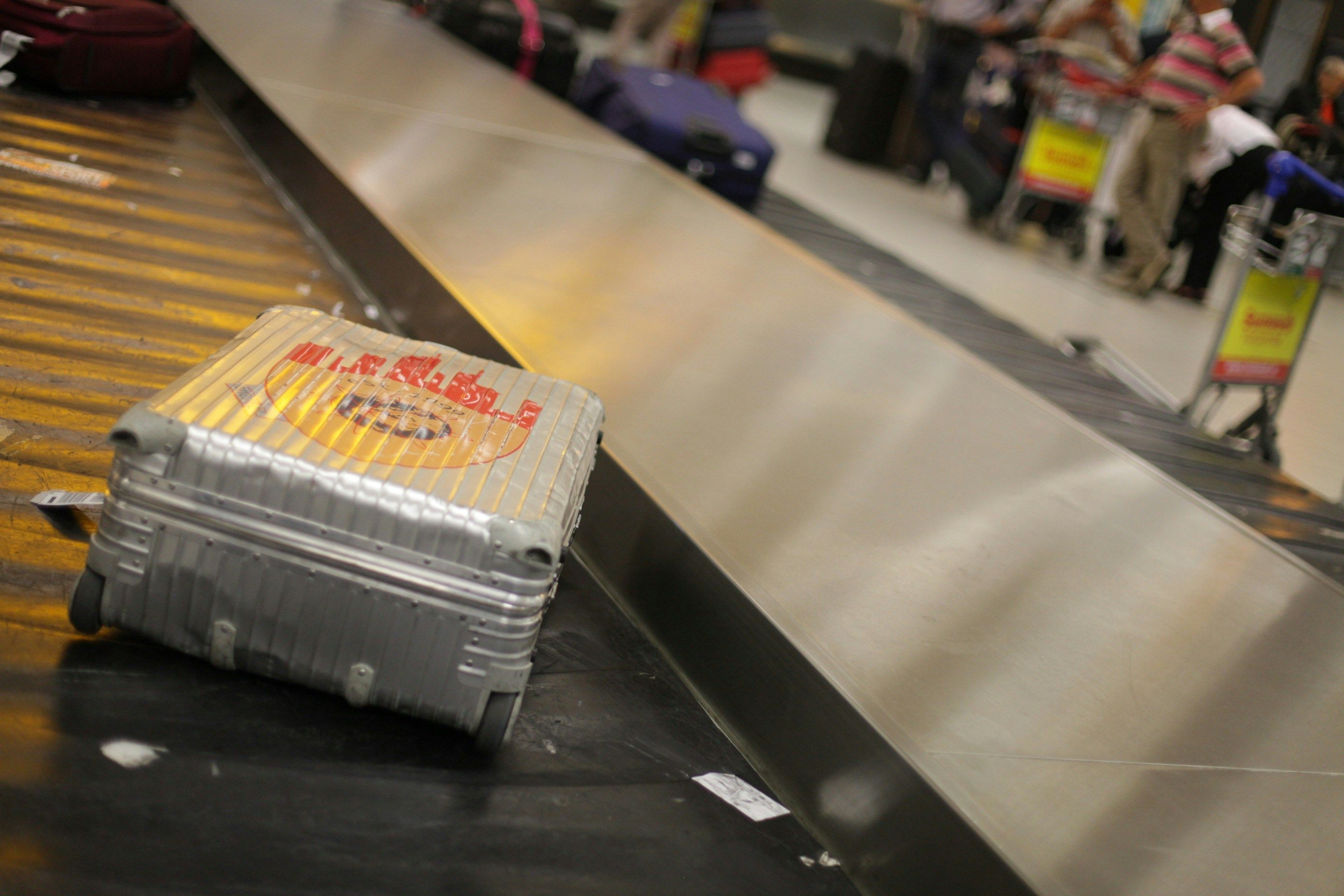 Canadian Airports Bag Tag Scam Leaves Innocent…