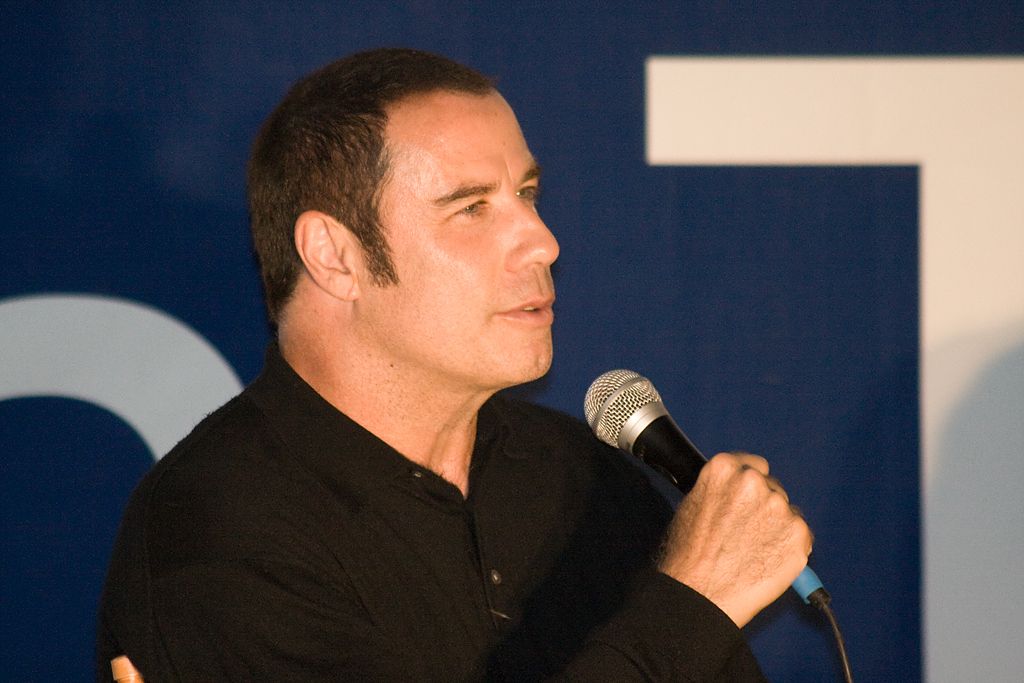 Unrecognisable John Travolta Ridiculed for New Look…