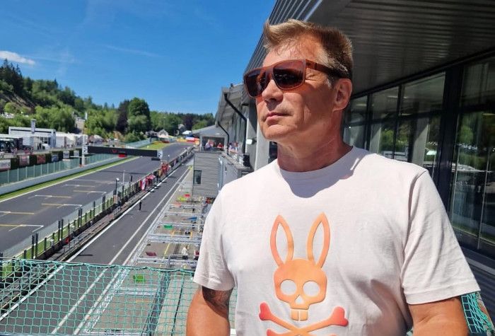 Finnish F1 driver attacked, slashed crossing road in…