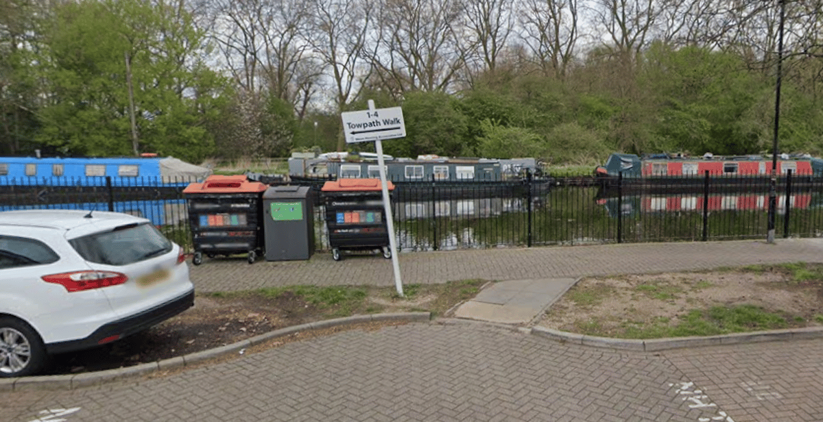 Hackney murder: Boy stabbed to death as house party…