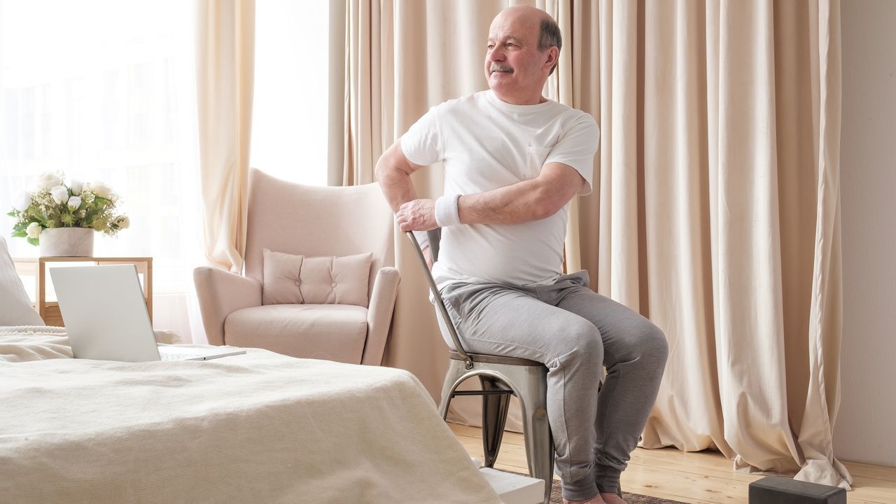 A yoga therapist recommends these five chair poses for…