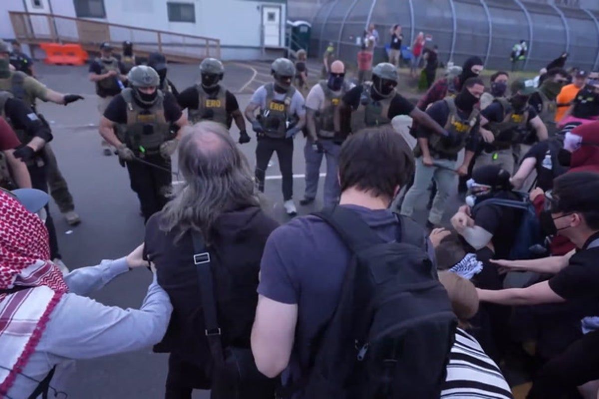 Anti-ICE protesters clash again with federal agents…