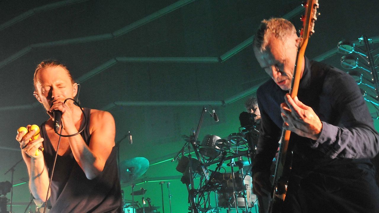 Thom Yorke joins Flea for ten minute Marvin Gaye jam…