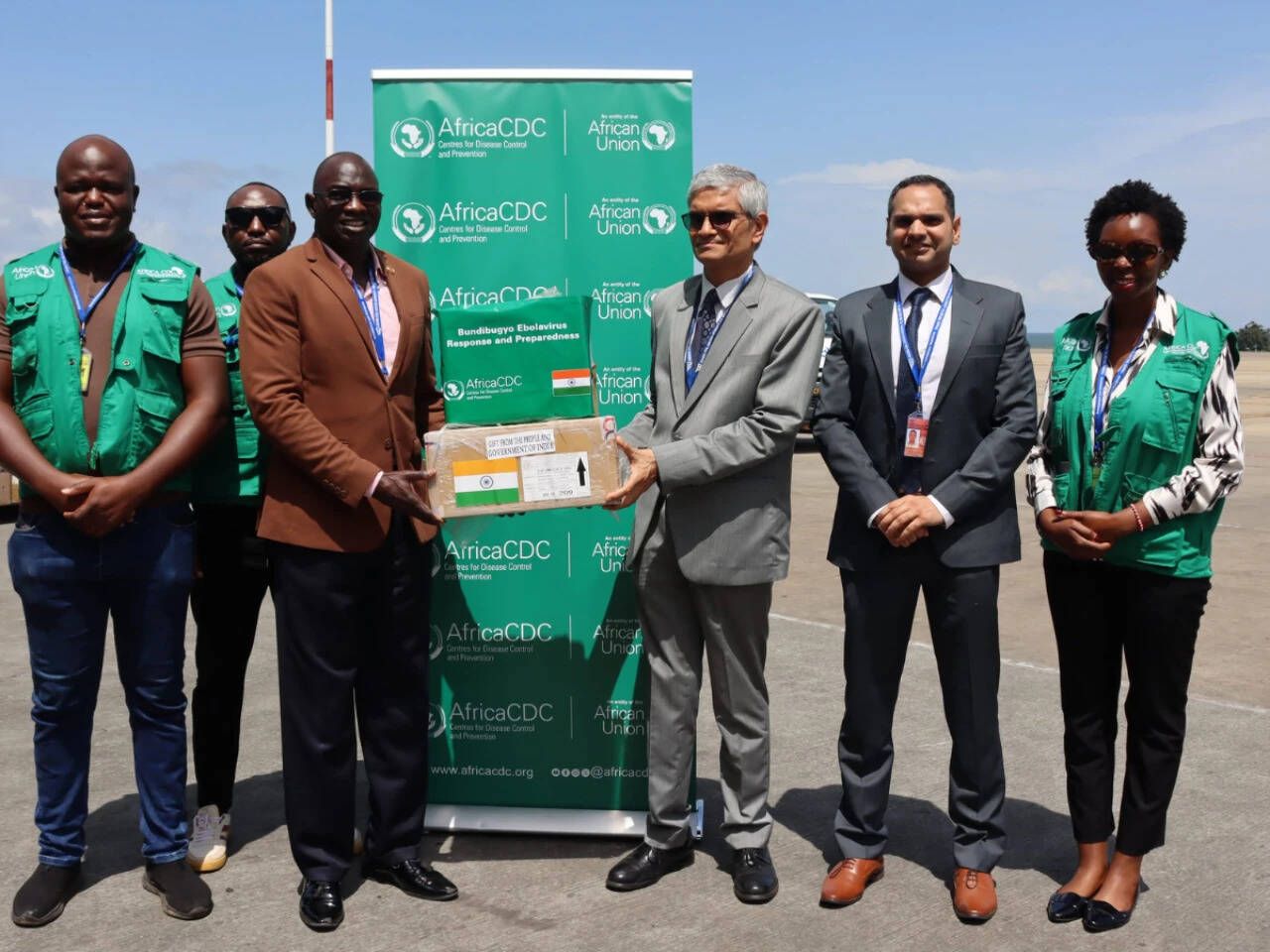 India sends emergency medical supplies for Ebola…