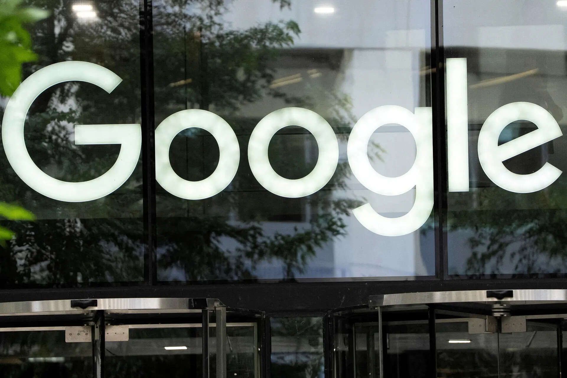 US charges Google engineer with insider trading on…
