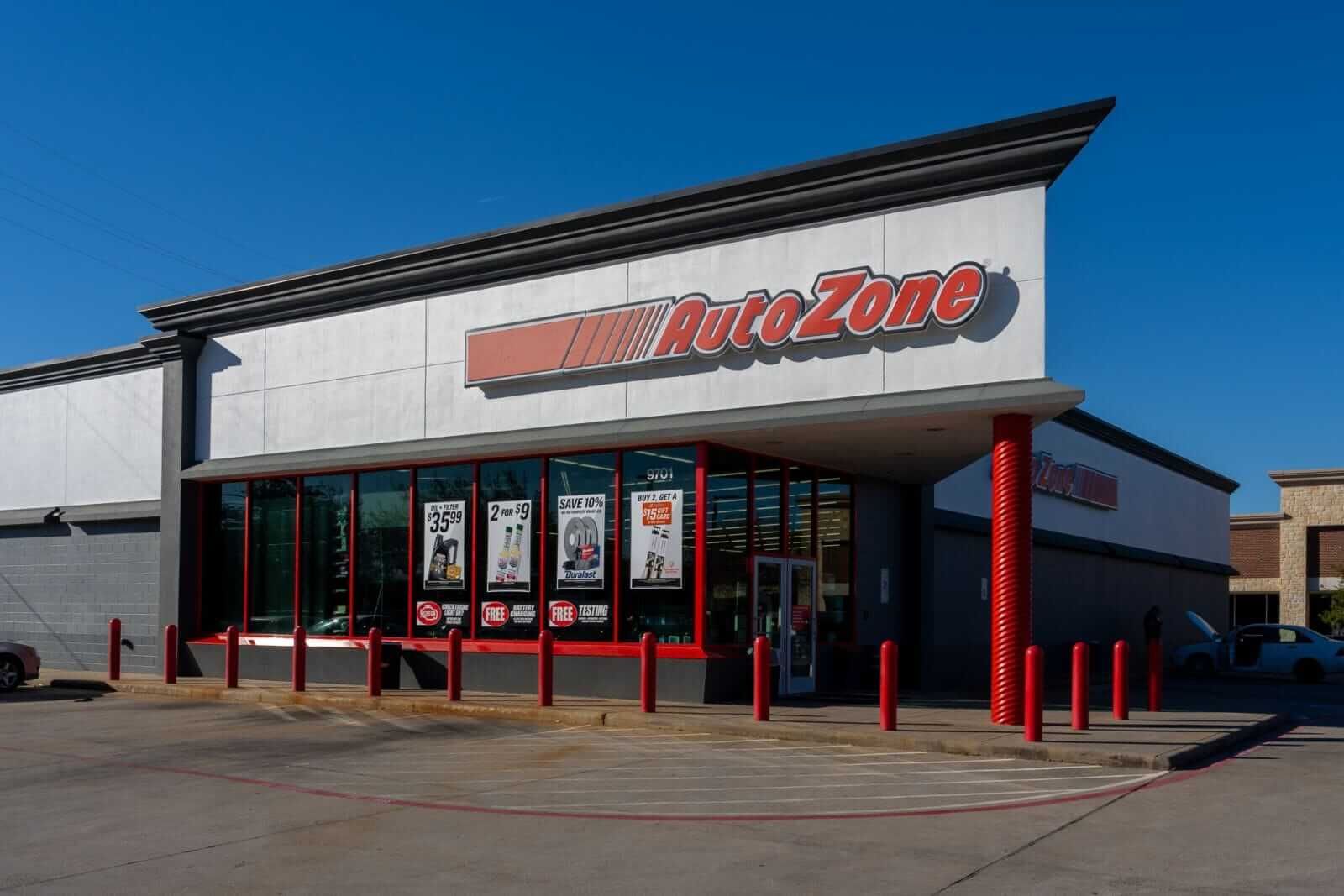 Are Wall Street Analysts Predicting AutoZone Stock…