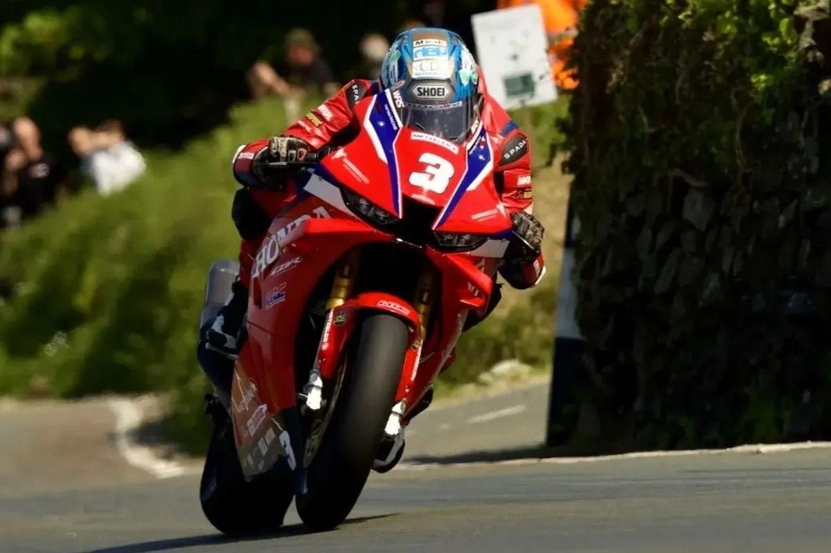 Isle of Man TT 2026: Dean Harrison takes dominant…