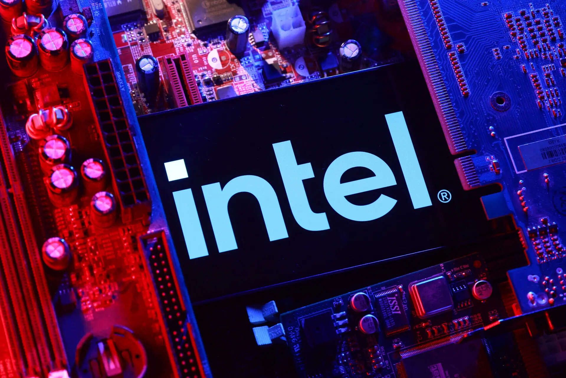 Intel bets big on AI infrastructure with new Xeon chips