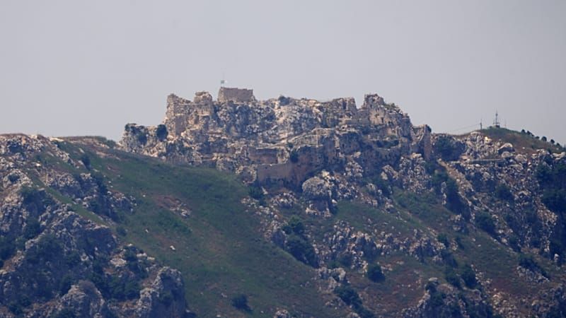 Israeli flag raised over Beaufort Castle in southern…