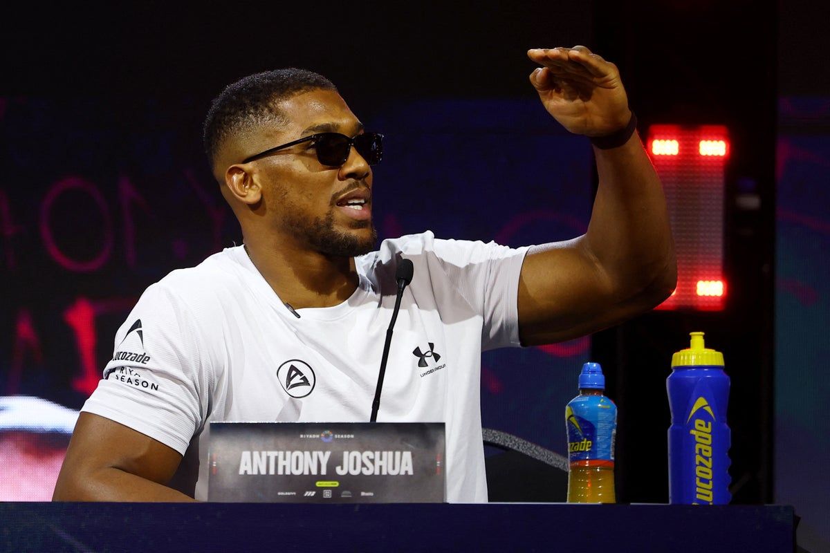 Anthony Joshua labels Tyson Fury with expletive…