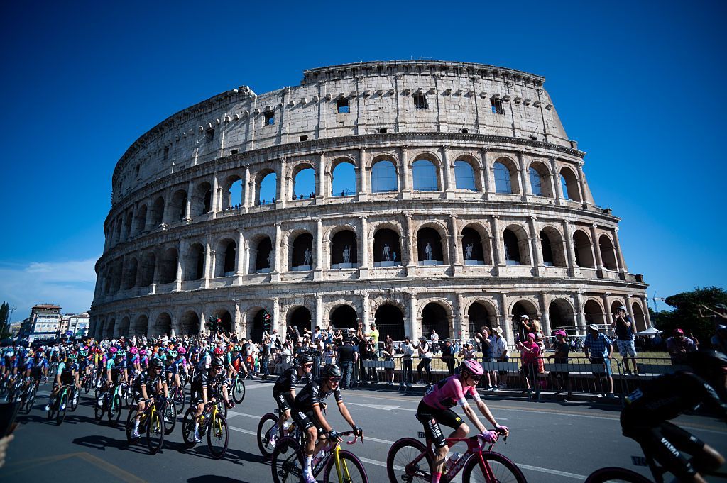 New Italian heroes, Visma-Lease a Bike merch, and…