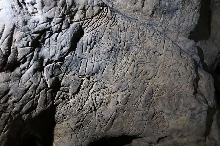 Britain’s oldest known prehistoric art confirmed in…