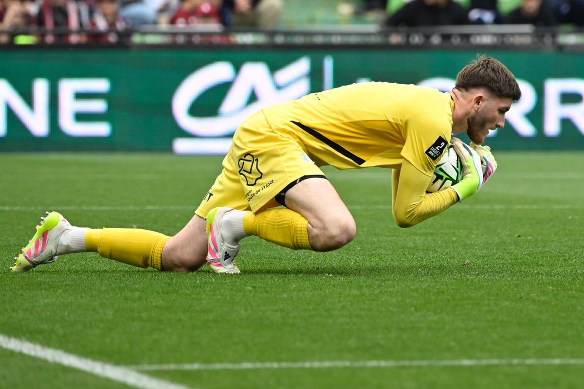 Chelsea make new goalkeeper transfer decision as…