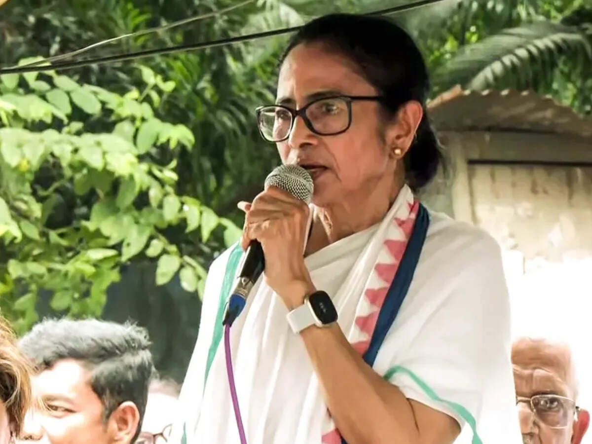 Will not abandon TMC workers: Mamata at Kolkata dharna…