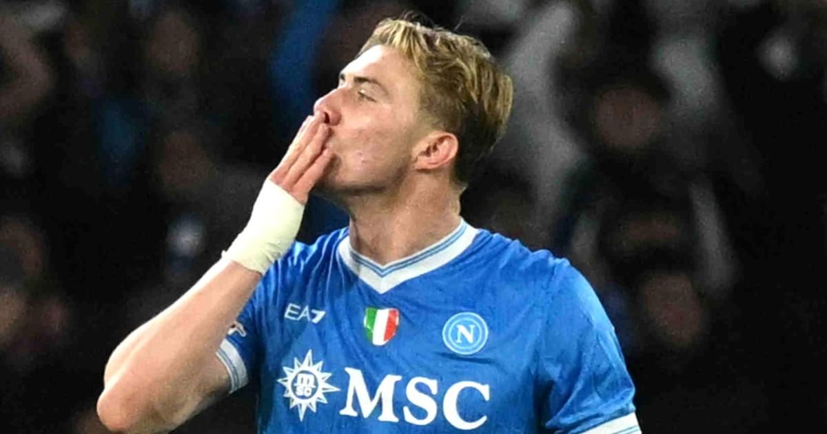 £64m striker completes Old Trafford exit as Atalanta…