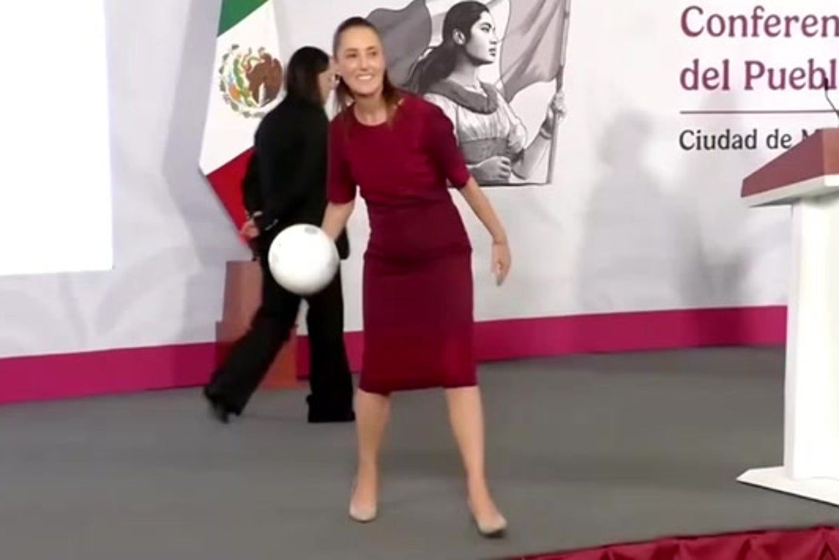 Mexico’s president helps journalist after fall during…