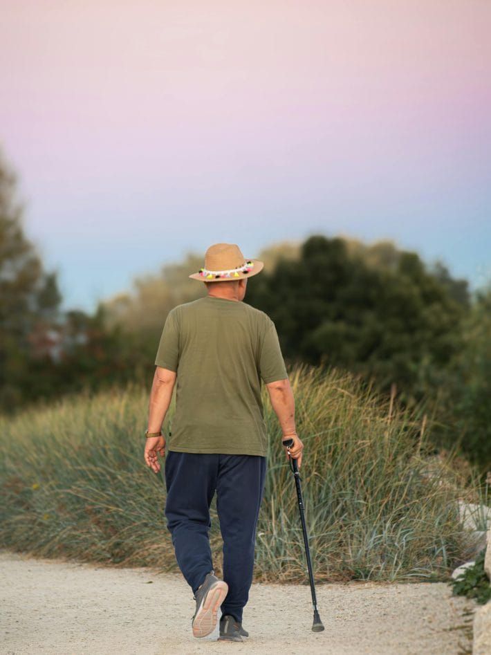9 Ways to Stay Safe Walking Alone