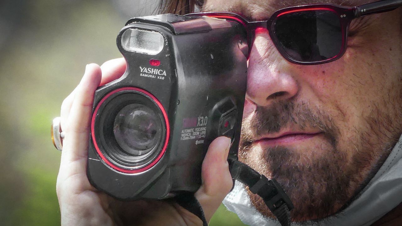 Why left-handed photographers fell in love with this…